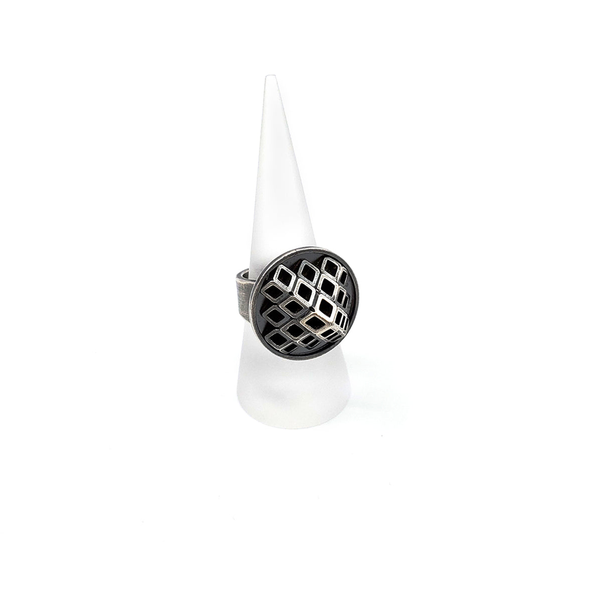 Pyramid Tube Ring – Gallery 2052